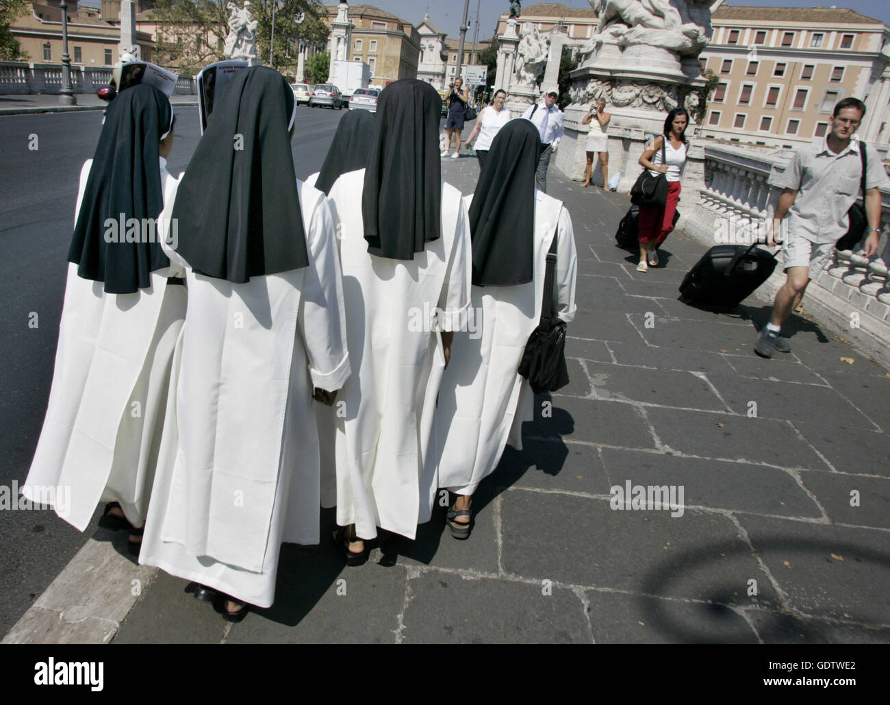 Sisters in Rome Stock Photo - Alamy