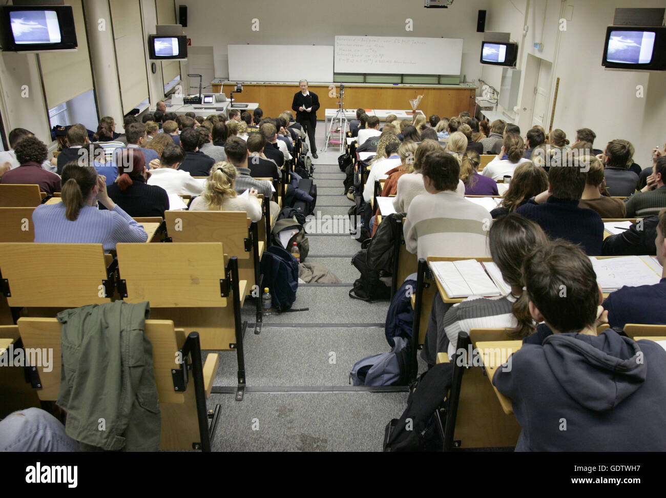 College students lecture hall germany hi-res stock photography and ...