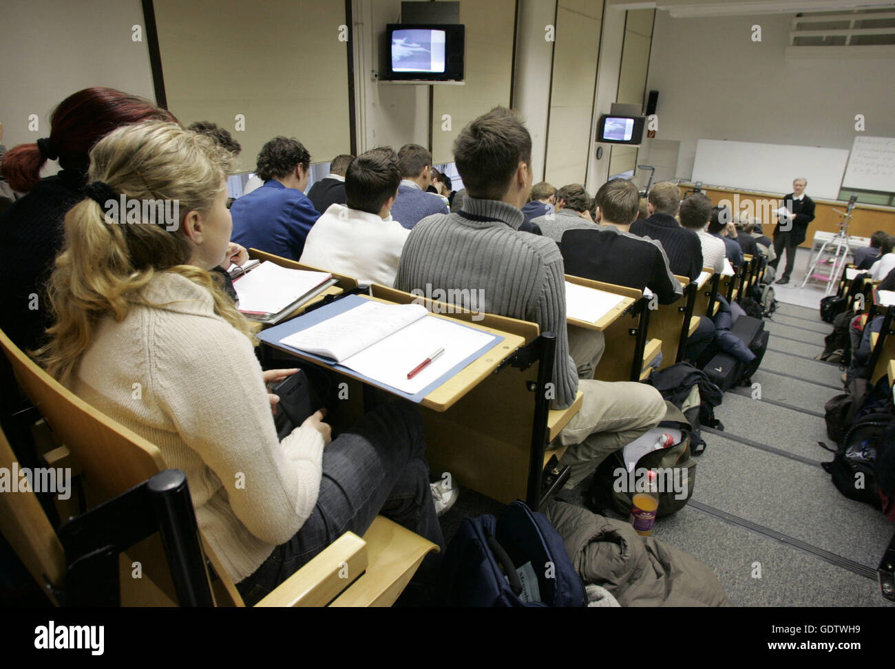 College students lecture hall germany hi-res stock photography and ...