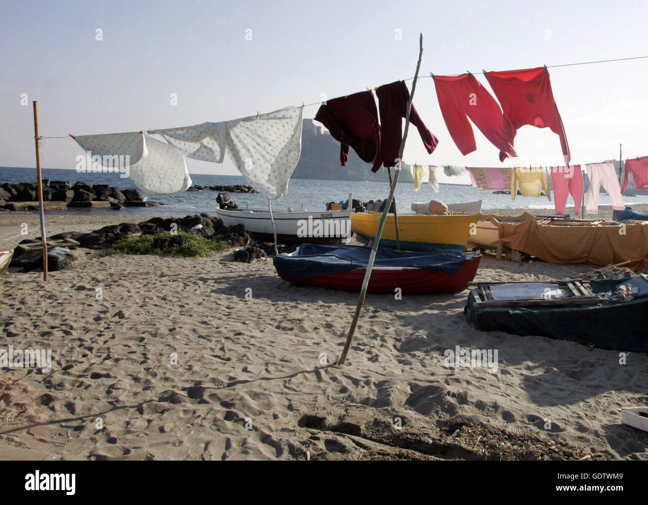 Clothesline on the beach Stock Photo - Alamy