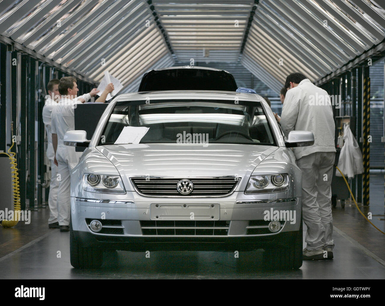 Transparent factory hi-res stock photography and images - Alamy