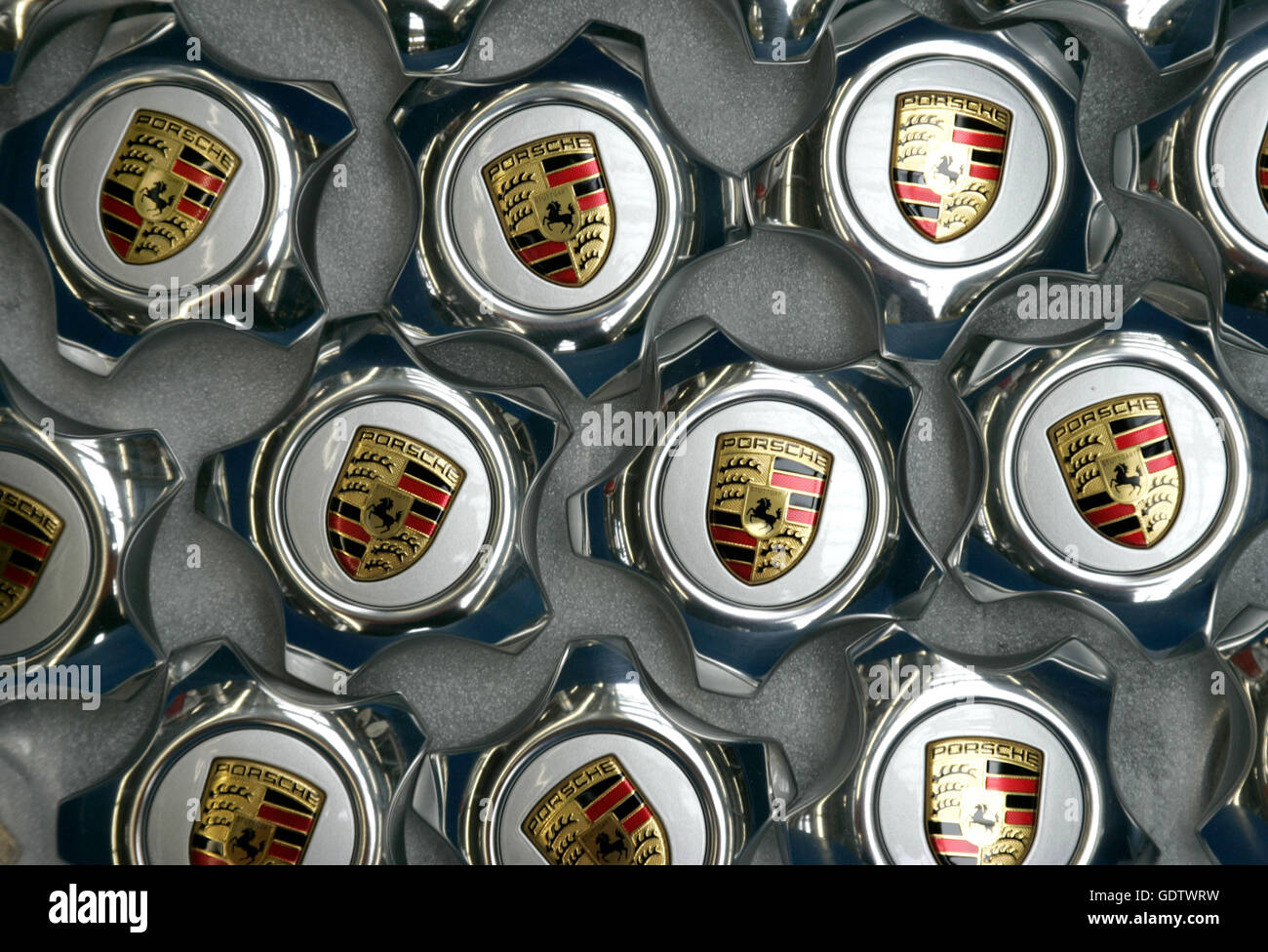 03 03 05 porsche wheel emblems hi-res stock photography and images - Alamy