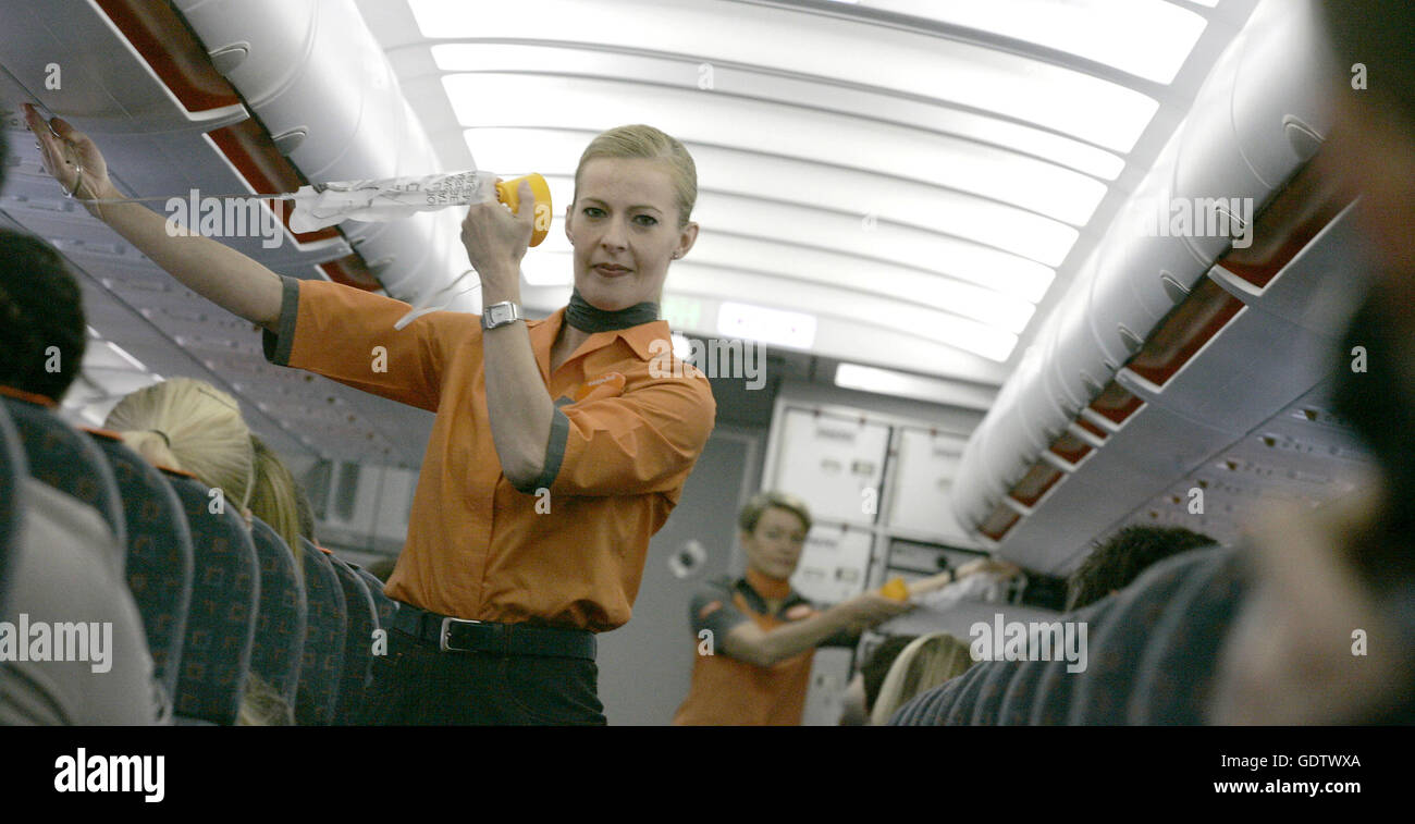 Easyjet flight attendant hi-res stock photography and images - Alamy