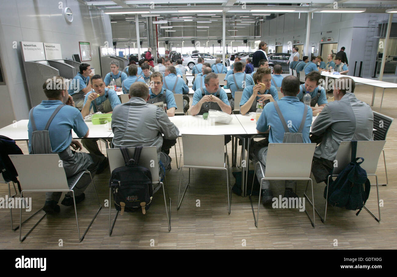Bmw engineering hi-res stock photography and images - Alamy