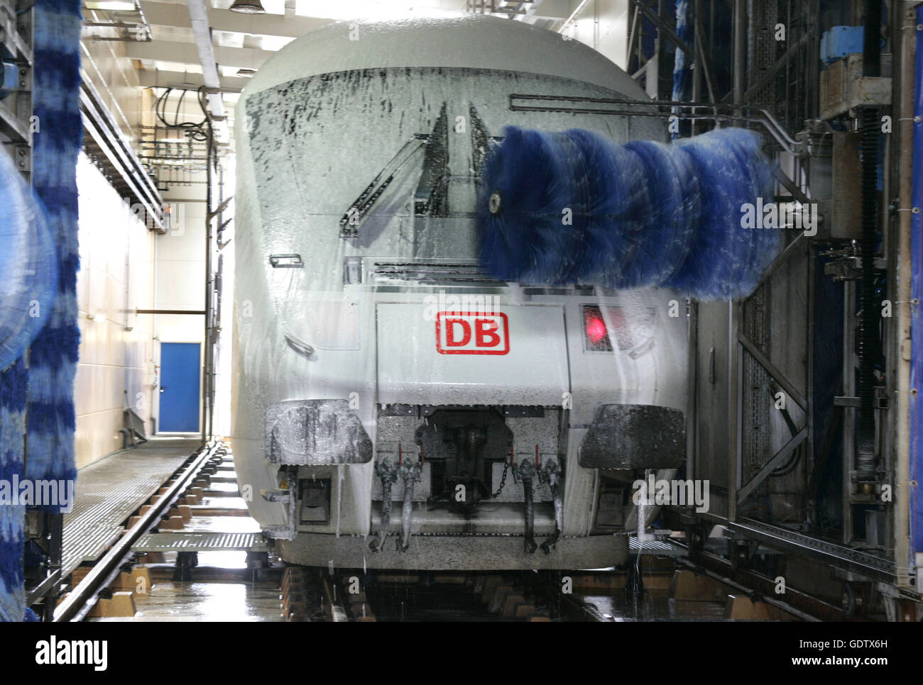 Automatic train wash hi-res stock photography and images - Alamy