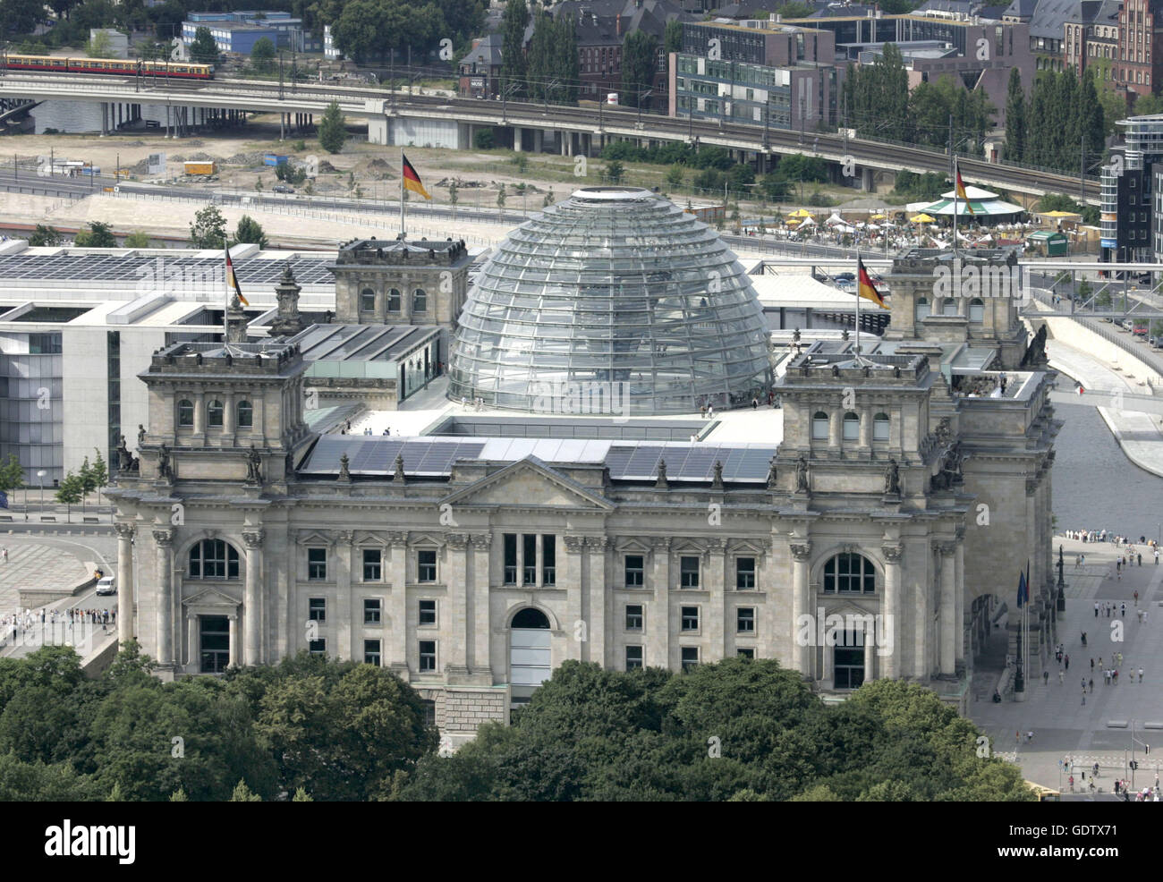 Bundestag building aerial hi-res stock photography and images - Alamy