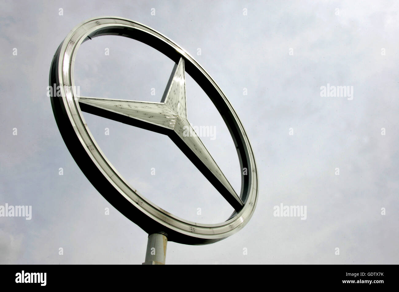 25 07 05 mercedes star hi-res stock photography and images - Alamy