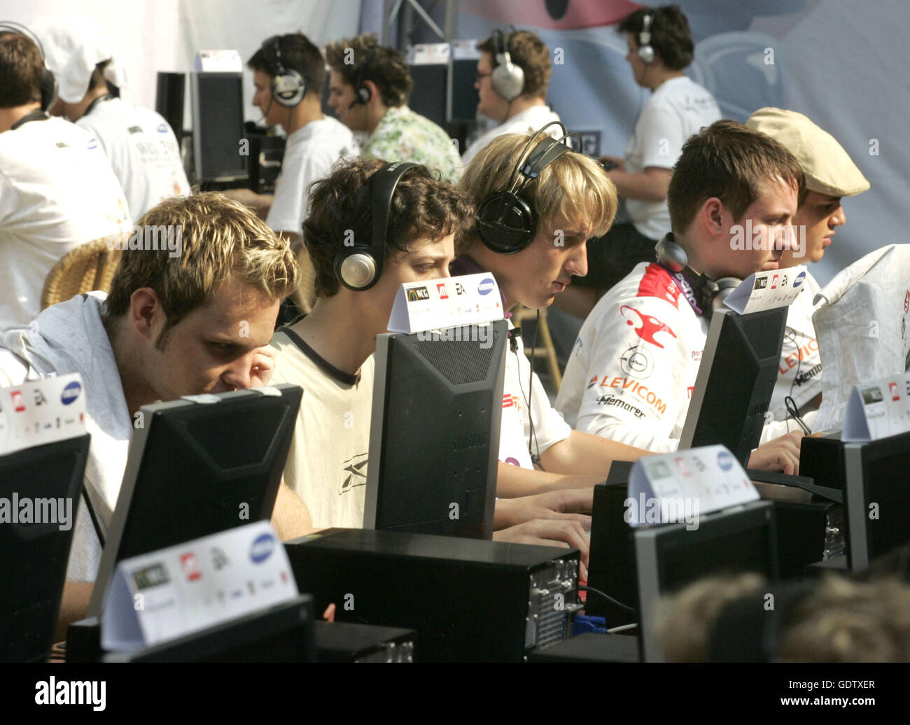 Participate in games hi-res stock photography and images - Alamy