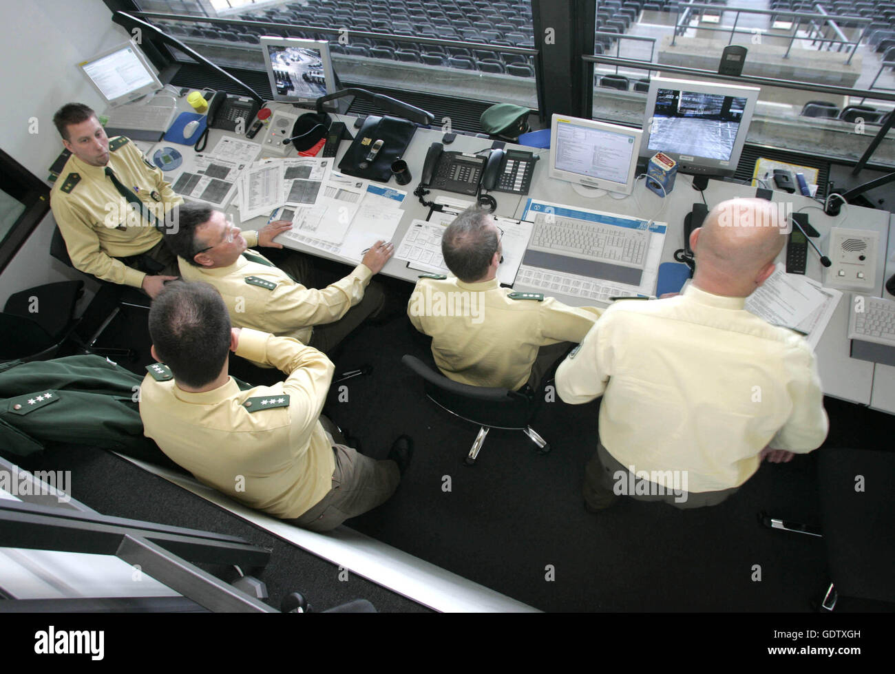 Police station control room hi-res stock photography and images - Alamy