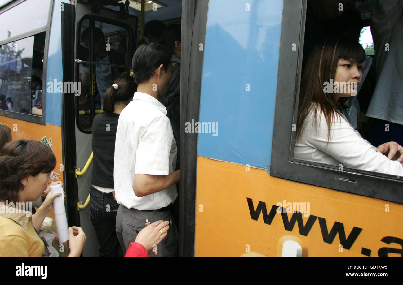 Bus overcrowded hi-res stock photography and images - Alamy