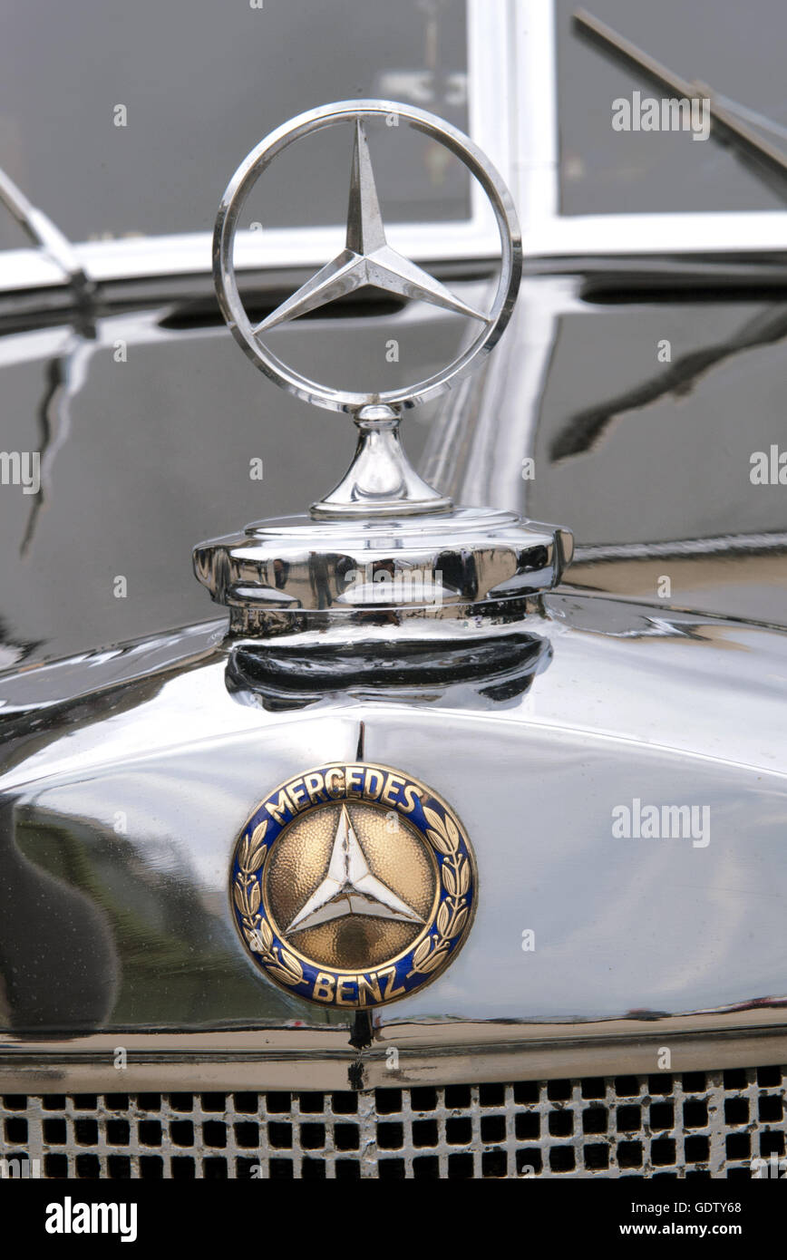 Mercedes airport hi-res stock photography and images - Alamy