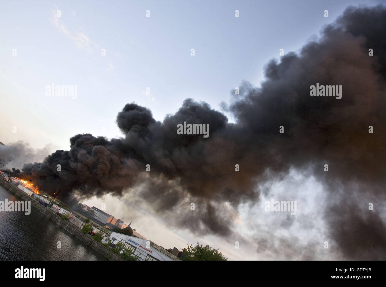 Fire fighting case hi-res stock photography and images - Alamy