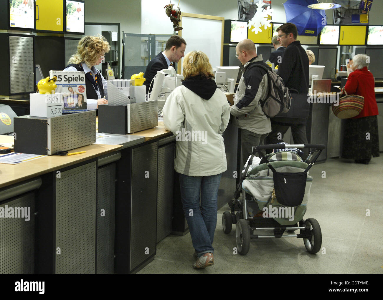 17 12 08 customers in a branch of deutsche post ag hi-res stock ...