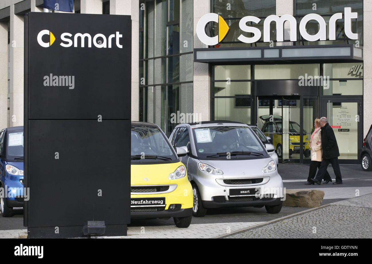 Authorized center hi-res stock photography and images - Alamy