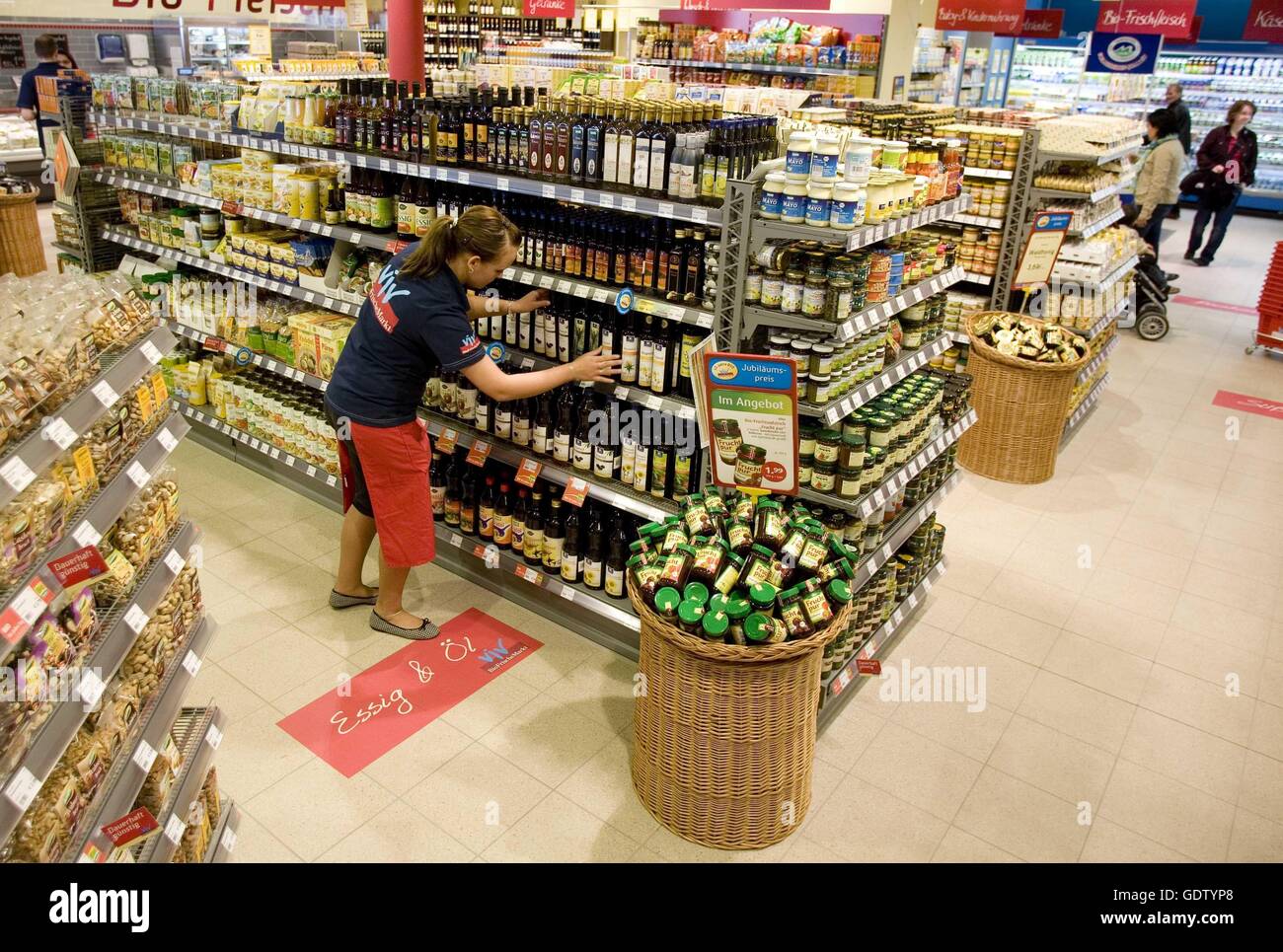 Health food store Stock Photo - Alamy