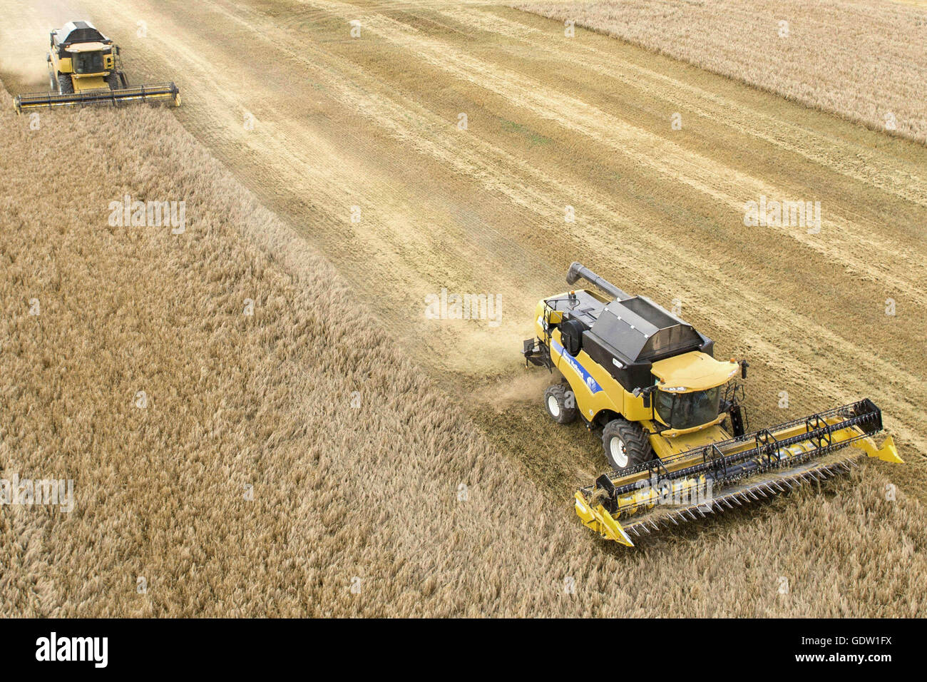 Combine harvesters aerial hi-res stock photography and images - Alamy