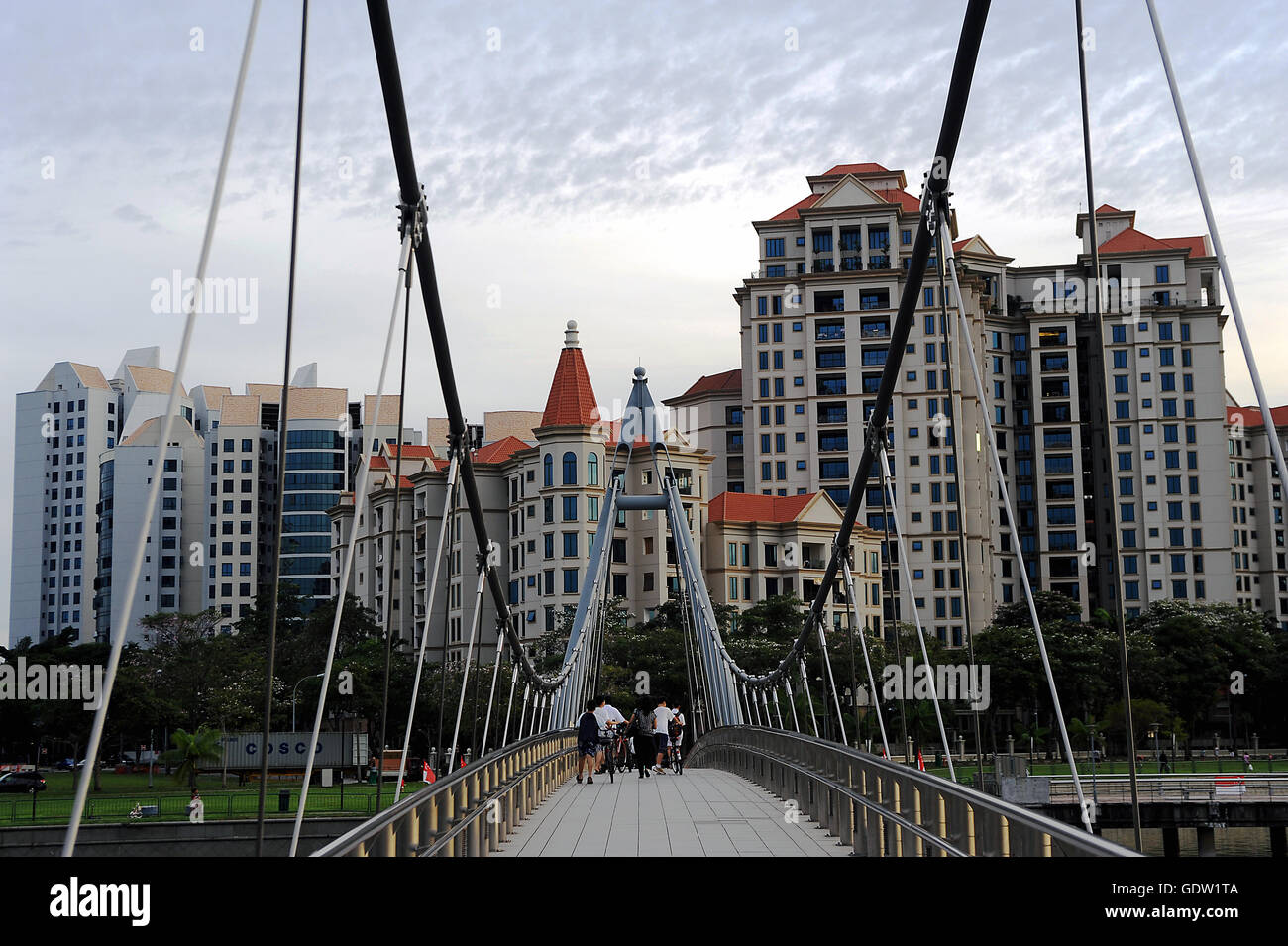 Pedestrian foot bridge in Singapore Stock Photo - Alamy