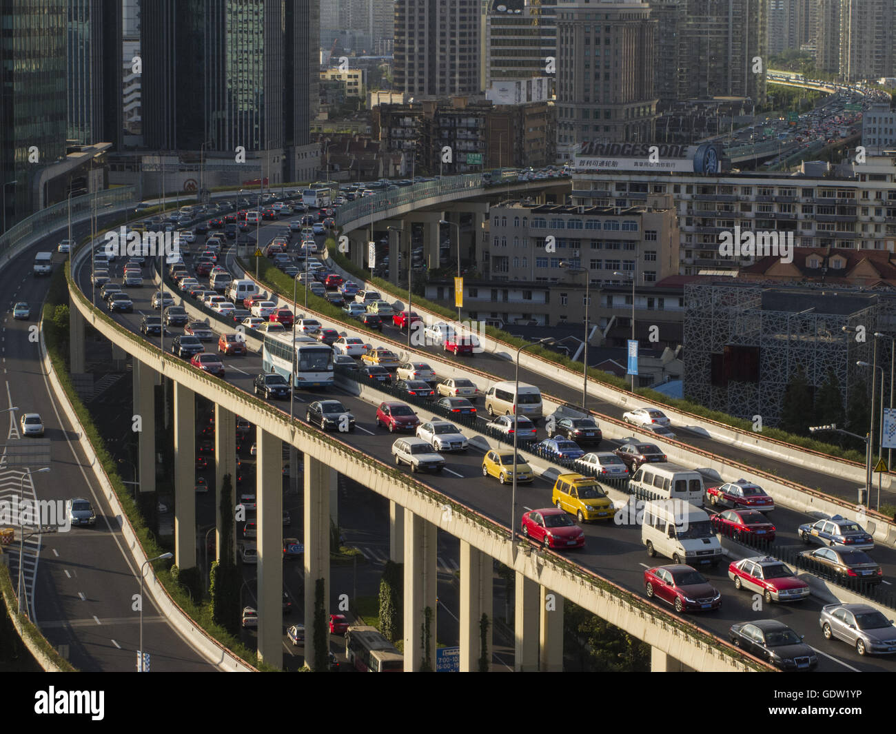 Cars jams on a highway overpass hi-res stock photography and images - Alamy