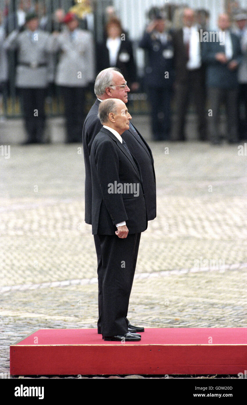 Mitterrand kohl hi-res stock photography and images - Alamy
