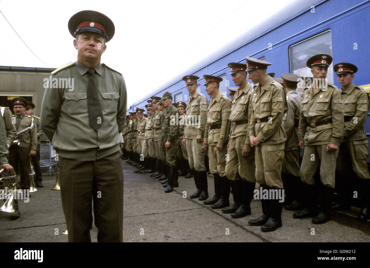 Group of russian soldiers hi-res stock photography and images - Alamy