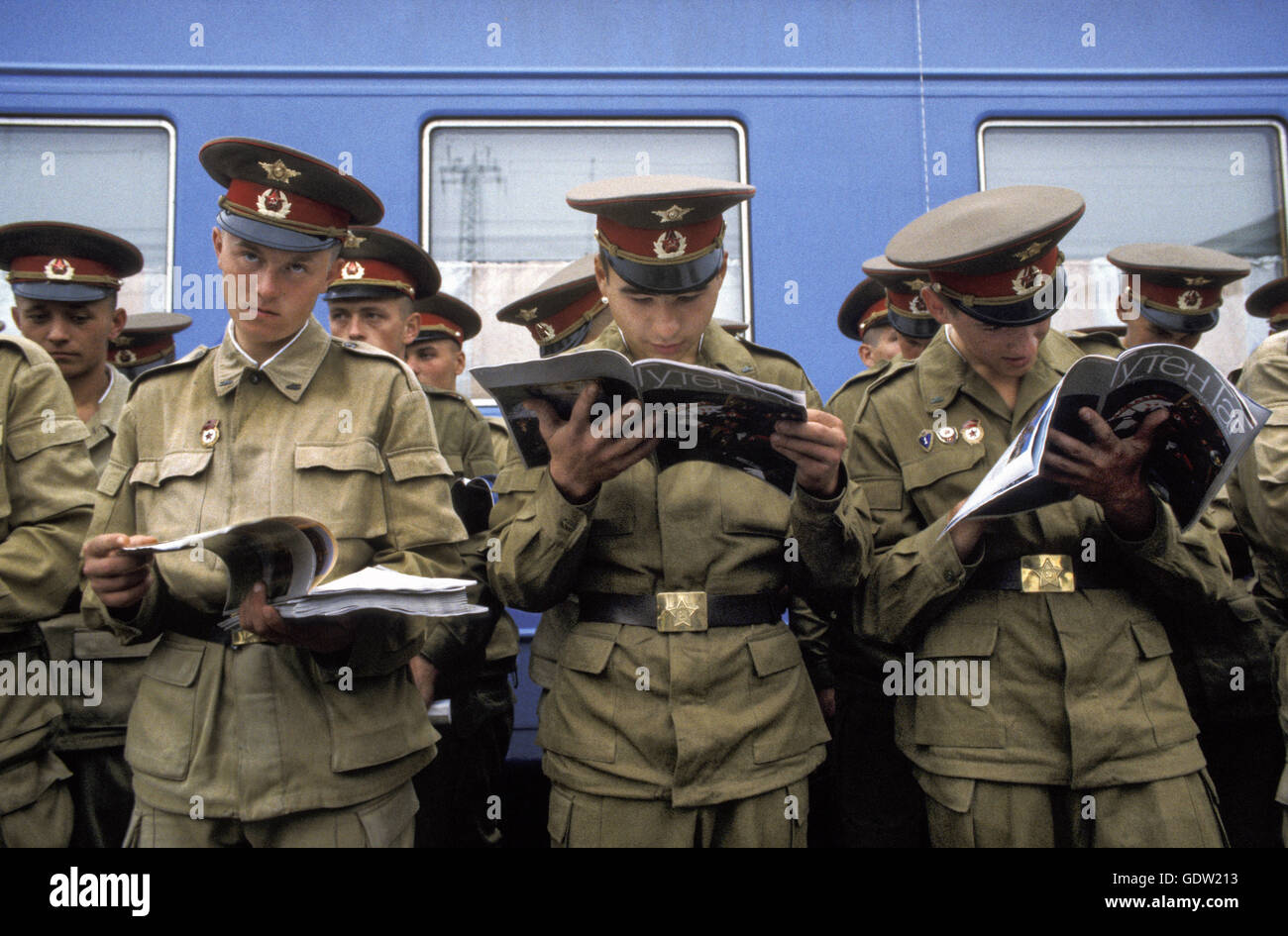 Group of russian soldiers hi-res stock photography and images - Alamy