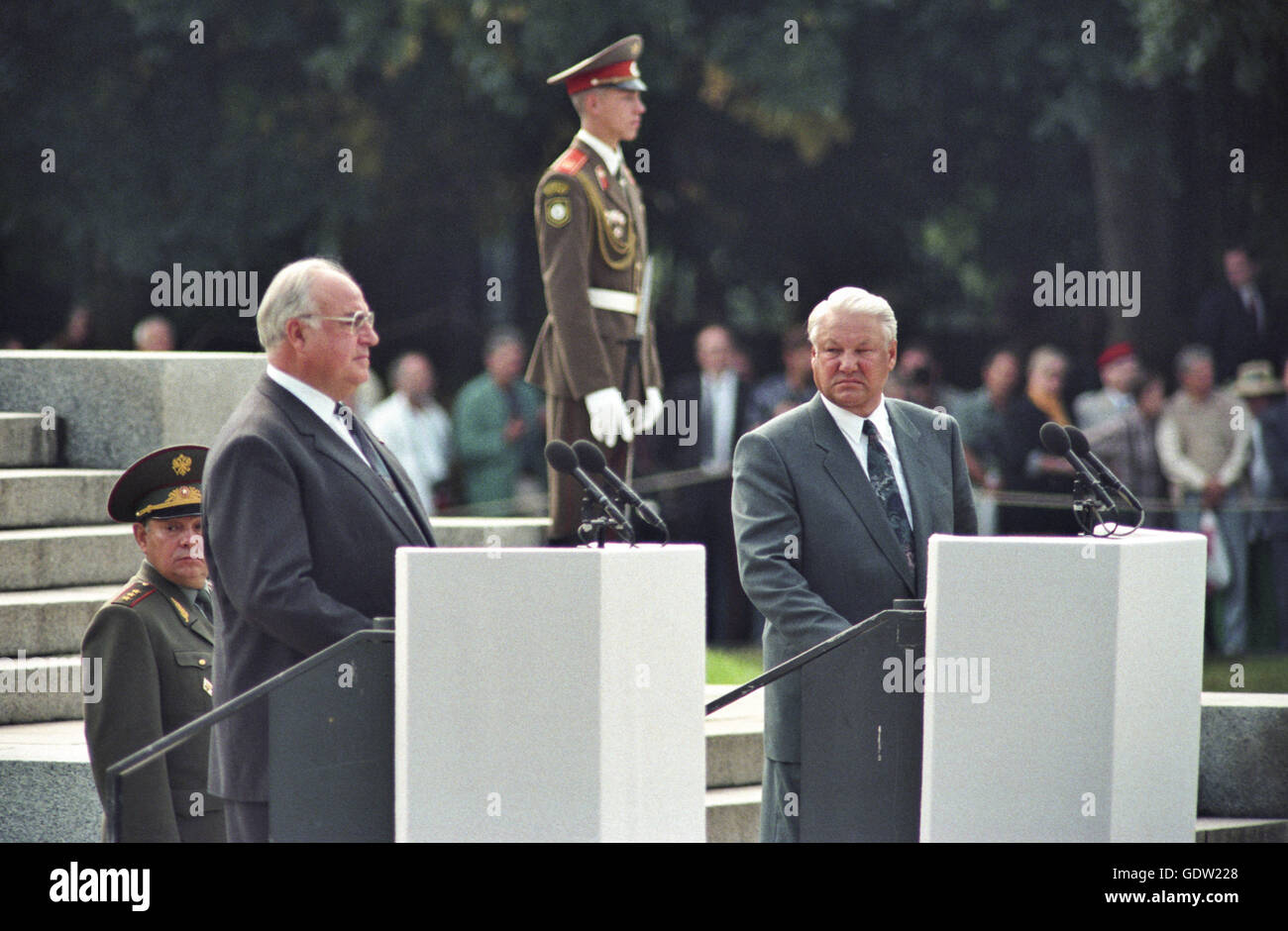 1994 boris yeltsin hi-res stock photography and images - Alamy