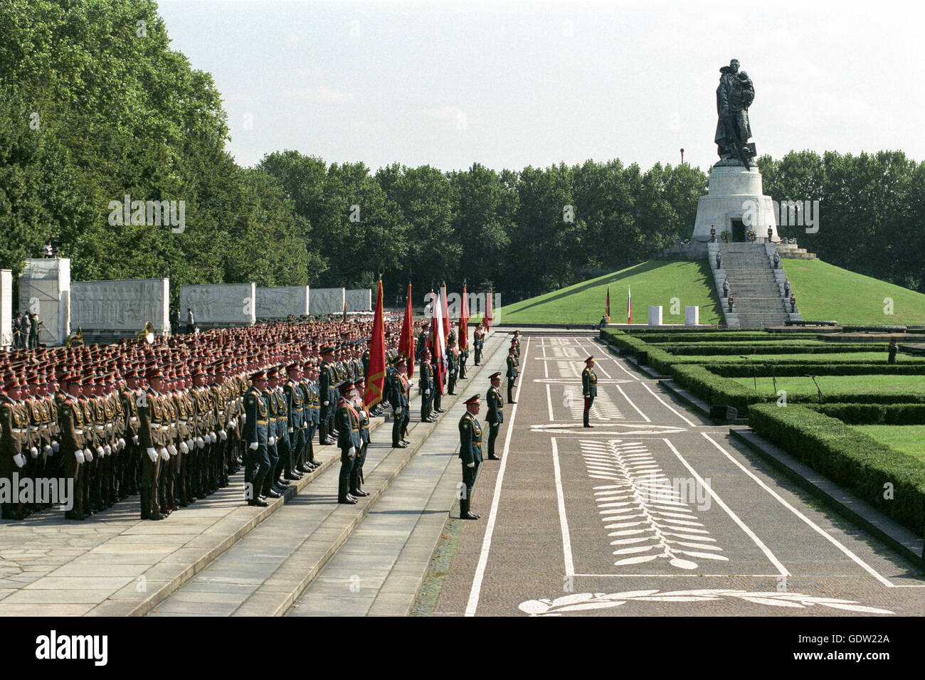Russian soldiers hi-res stock photography and images - Alamy