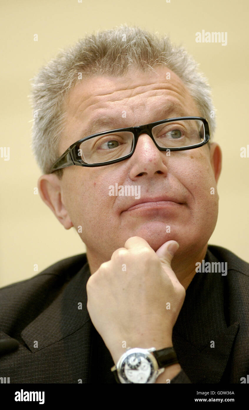 Daniel libeskind hi-res stock photography and images - Alamy