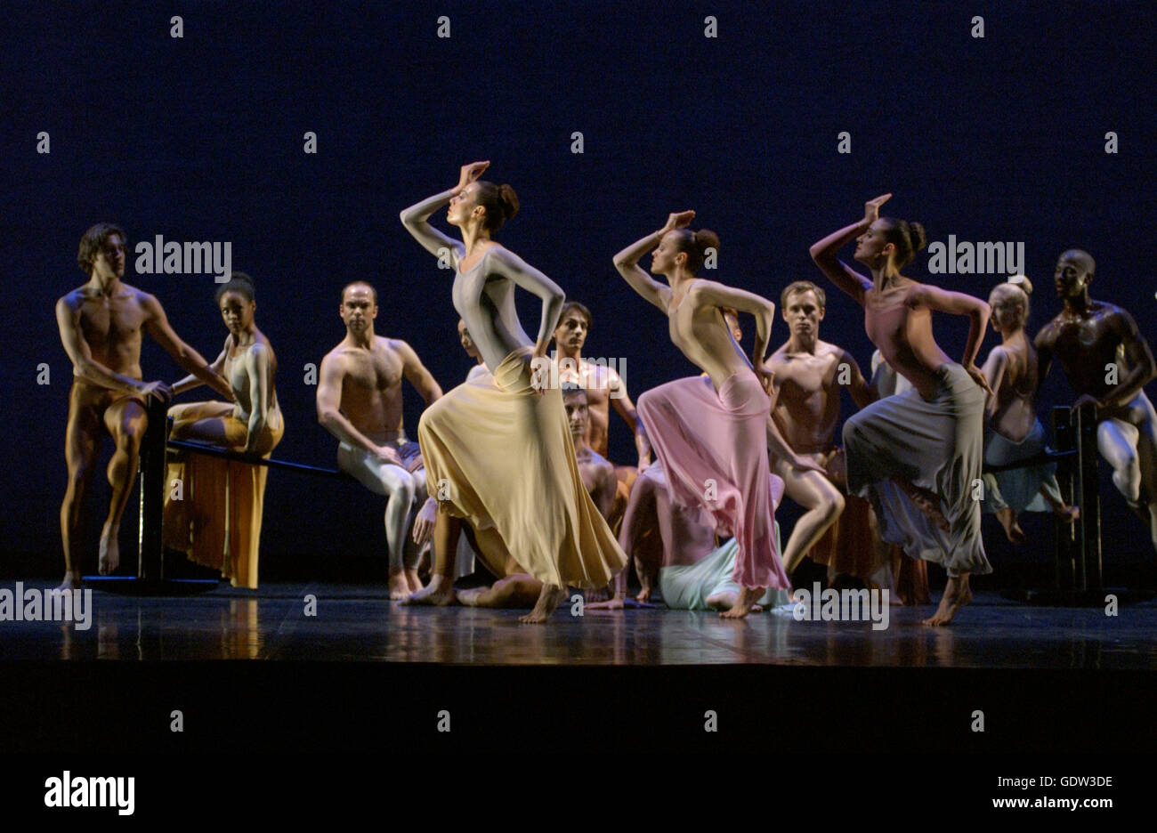 Martha graham dance hi-res stock photography and images - Alamy