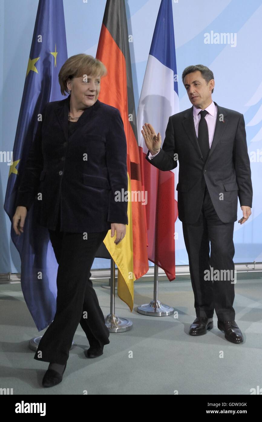 Angela merkel smiling portrait hi-res stock photography and images - Alamy