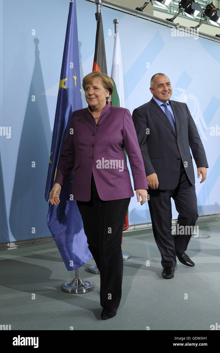 Angela merkel smiling portrait hi-res stock photography and images - Alamy