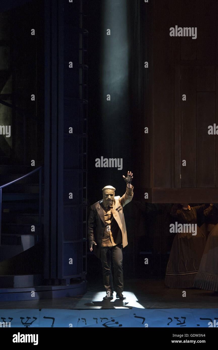 'Nabucco', director: Keith Warner Stock Photo - Alamy