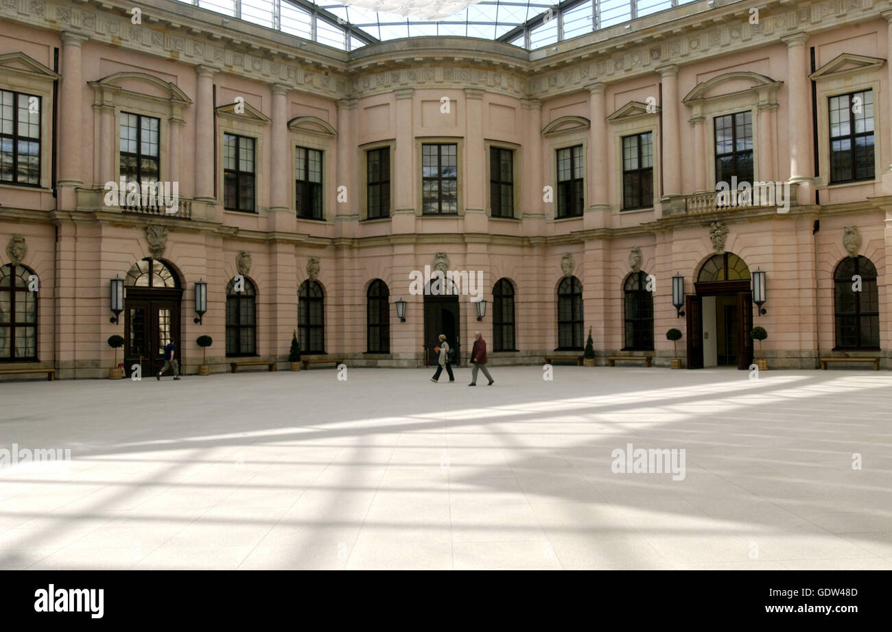 Armoury with the german historical museum hi-res stock photography and ...