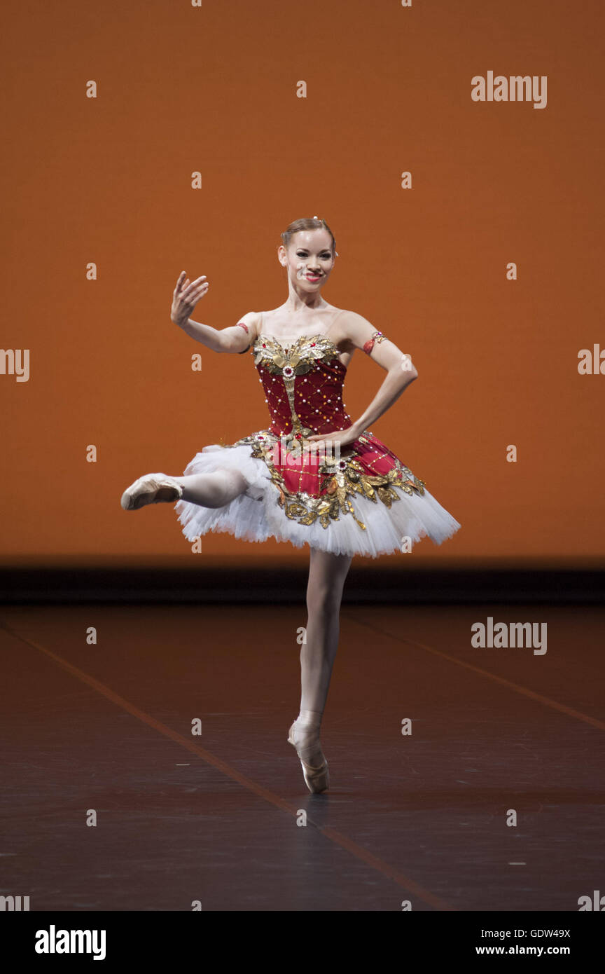 'Season Opening Gala', Staatsballett Berlin Stock Photo - Alamy