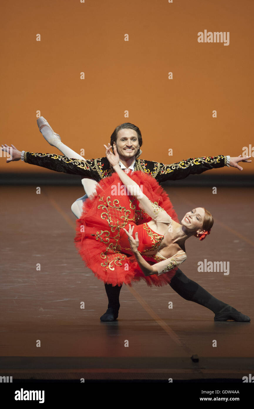 'Season Opening Gala', Staatsballett Berlin Stock Photo - Alamy