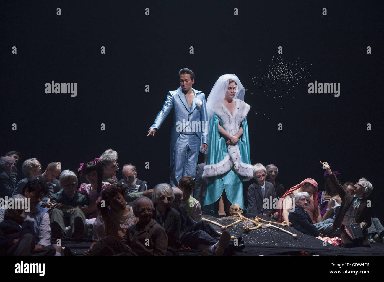 'A Midsummer Night's Dream', opera in three acts by Benjamin Britten ...