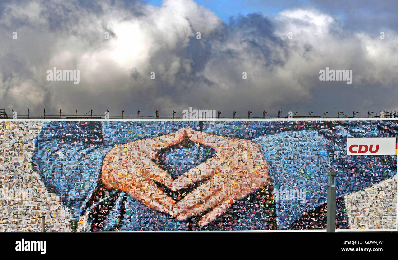 Poster symbol hi-res stock photography and images - Alamy