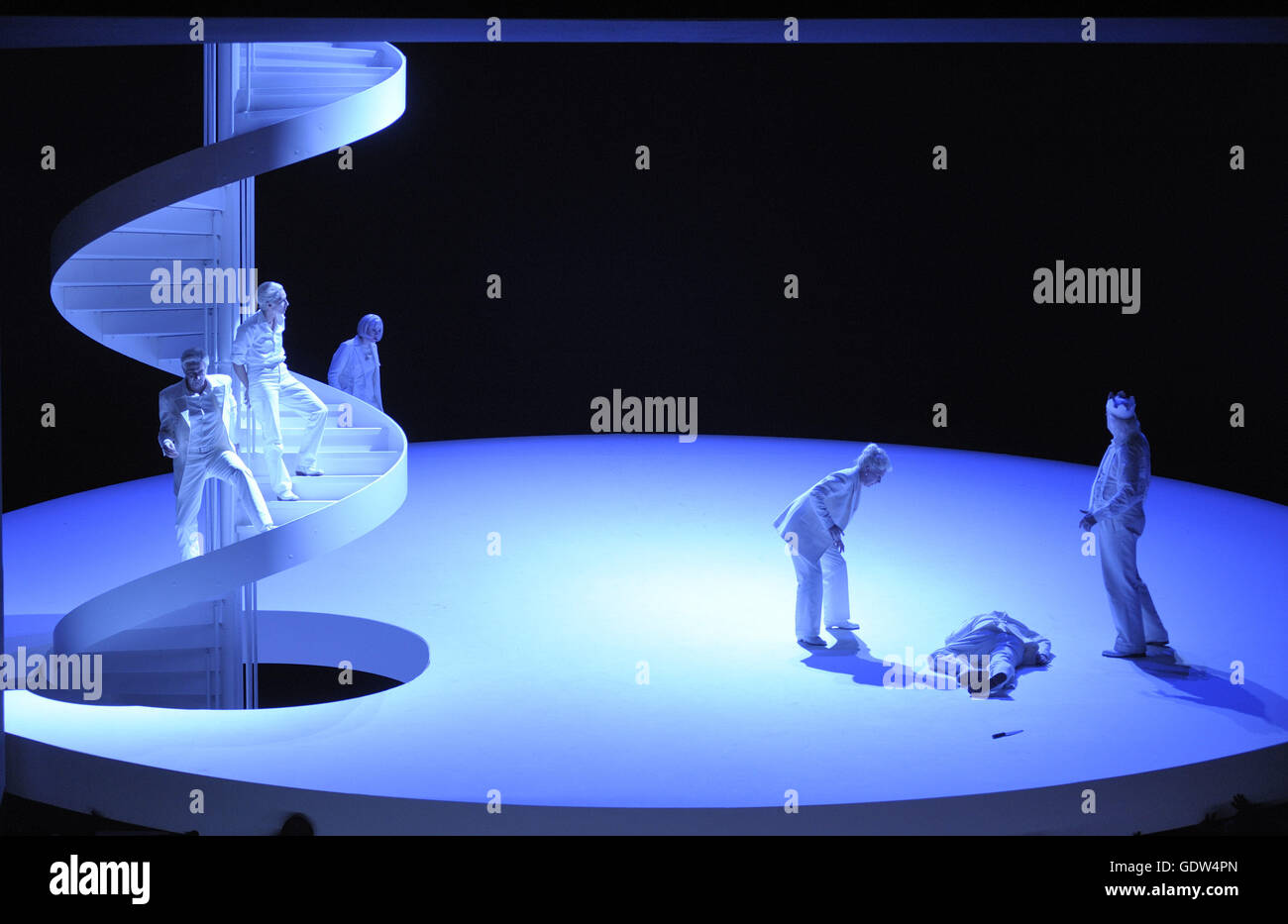 Shakespeare hamlet stage hi-res stock photography and images - Alamy