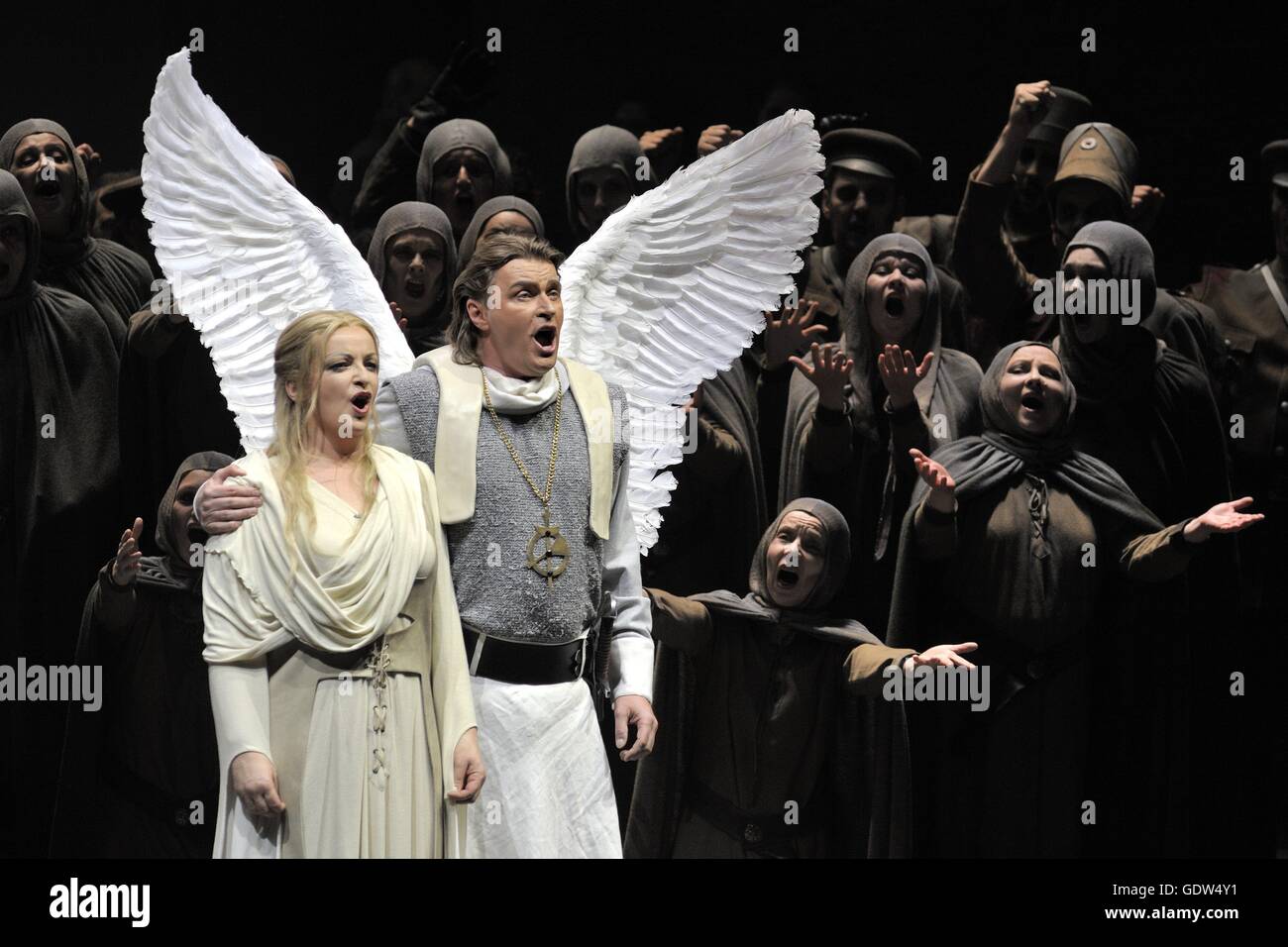 Lohengrin and elsa hi-res stock photography and images - Alamy