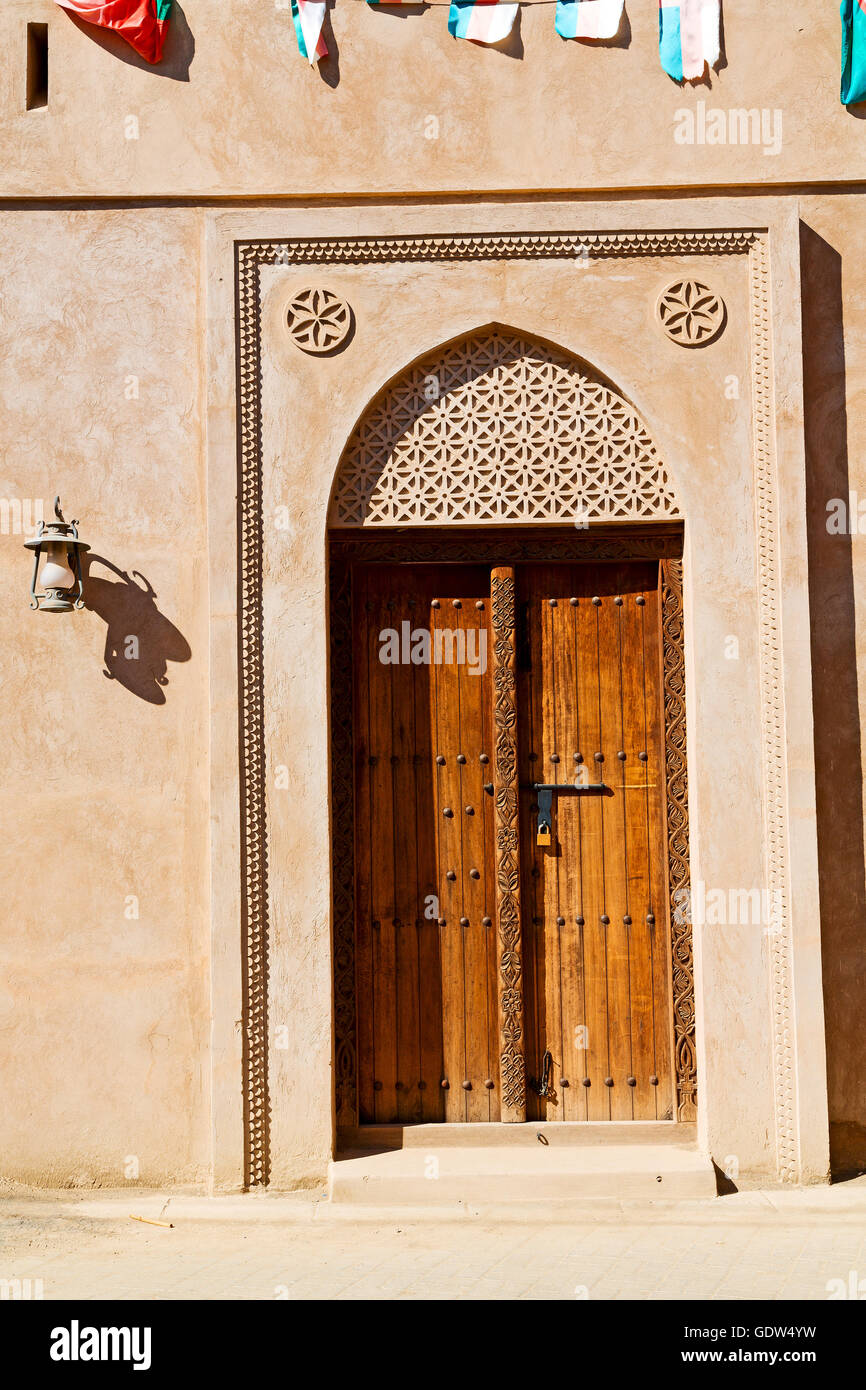 oman old wooden door and wall in the house Stock Photo - Alamy