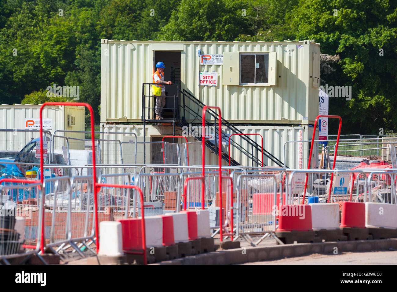 Temporary construction site office hi-res stock photography and images ...