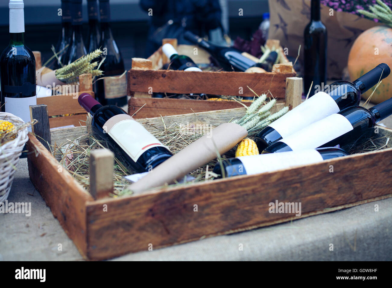 Vintage shipping boxes hi-res stock photography and images - Alamy