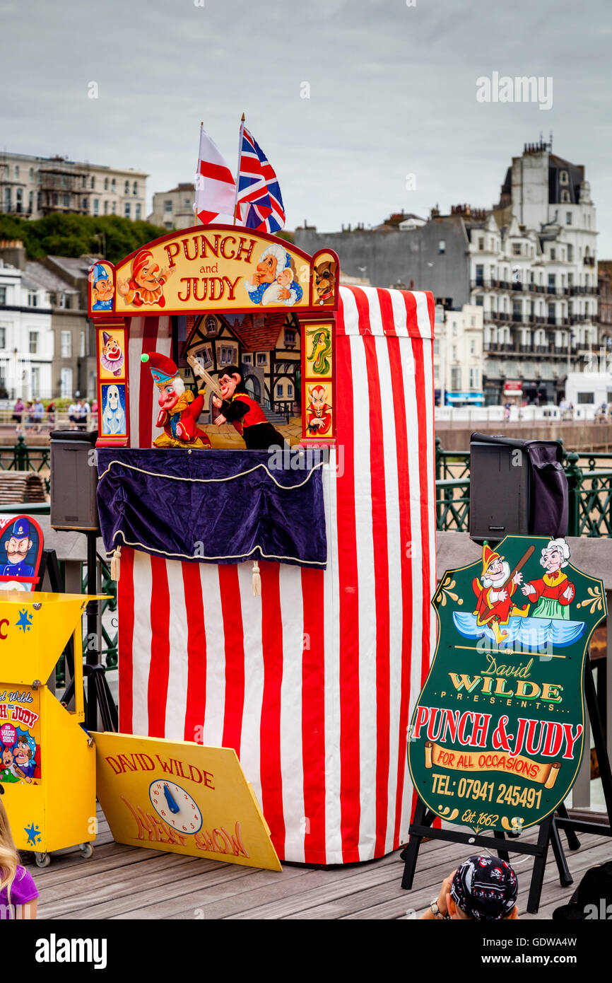 Punch and judy booth hi-res stock photography and images - Alamy