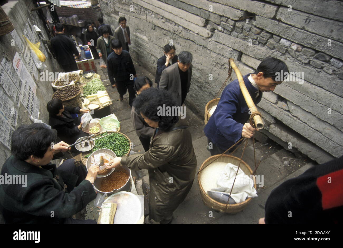 Chongqing streets hi-res stock photography and images - Alamy