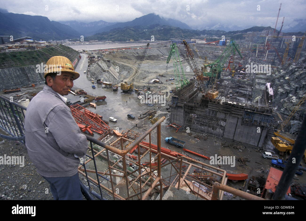 the constructions work at the three gorges dam project on the yangzi ...