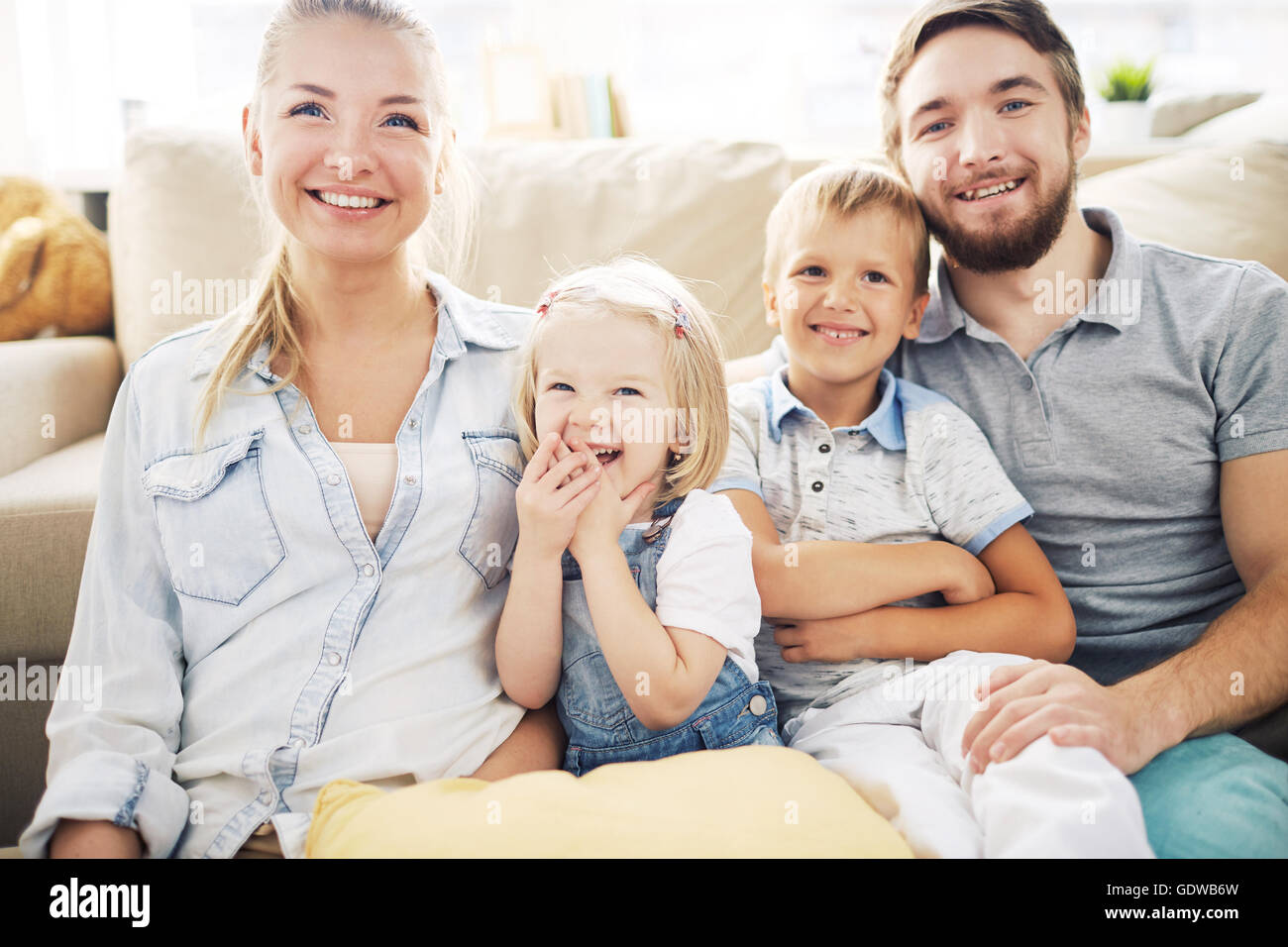 Joyful family hi-res stock photography and images - Alamy