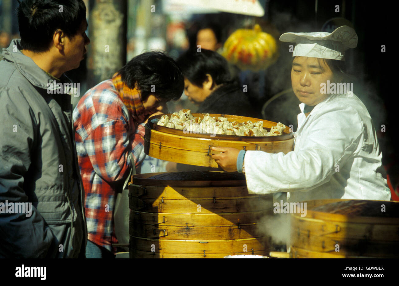 Chinese food stall hi-res stock photography and images - Alamy