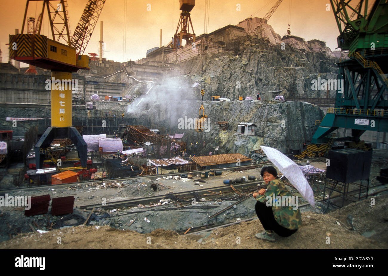 the constructions work at the three gorges dam project on the yangzi ...