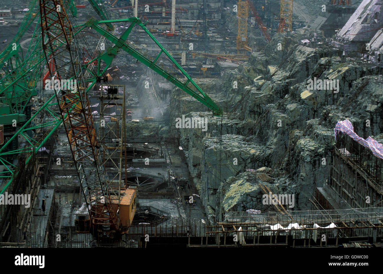 the constructions work at the three gorges dam project on the yangzi ...