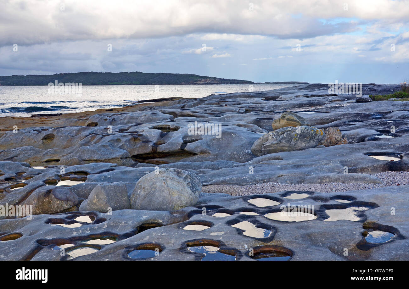 Rock platforms hi-res stock photography and images - Alamy